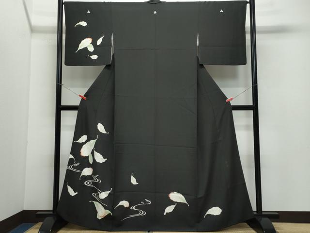 平和屋着物●豪華黒留袖　流水舞葉文　正絹　逸品　CAAV6603vf