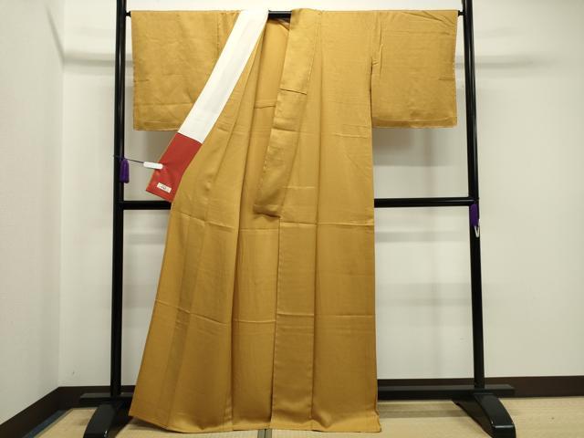 平和屋着物▽上質な色無地 単衣 鱗地紋 黄朽葉色 やまと