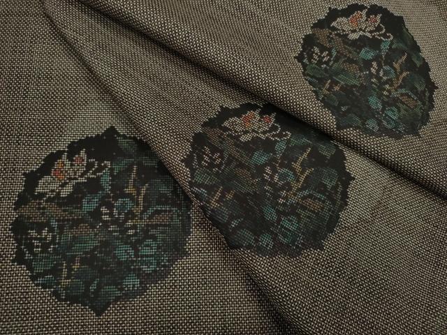 平和屋着物●本場大島紬　９マルキ　舞蝶草花丸文　正絹　逸品　CAAV9352ze