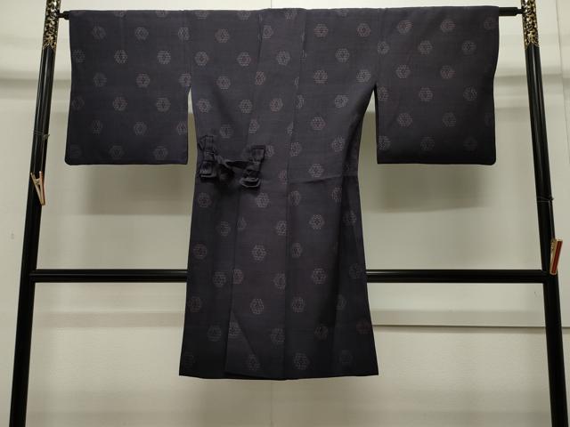 平和屋着物＃道中着　単衣　紬地　亀甲文　ロング丈　正絹　逸品　CAAW4836dy