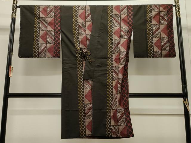 平和屋着物＃本場大島紬　割込み絣　道中着　色紙吉祥花文　正絹　逸品　未使用　CAAW4934dy