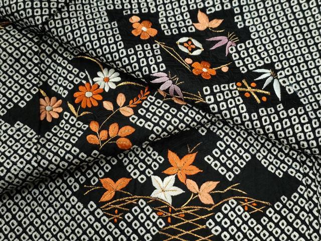平和屋着物●訪問着　総刺繍　総絞り　吉祥草花文　黒地　金彩　正絹　逸品　CAAW7414yc