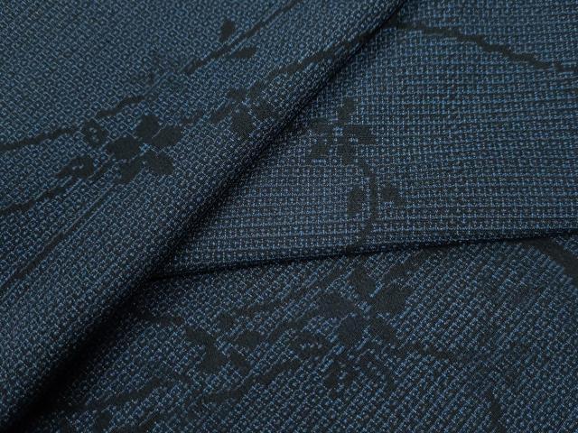 平和屋着物●本塩沢　110亀甲　よろけ縞　舞花文　三越扱い　正絹　逸品　CAAW7425yc