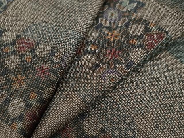 平和屋着物●本場大島紬　9マルキ　色紙重ね吉祥花唐草文　正絹　逸品　CAAW7560yc