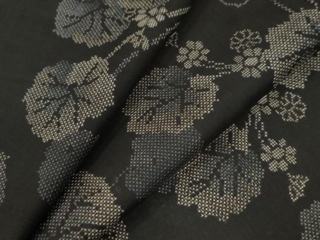 平和屋着物●本場大島紬　7マルキ　草花文　正絹　逸品　CAAW7649yc