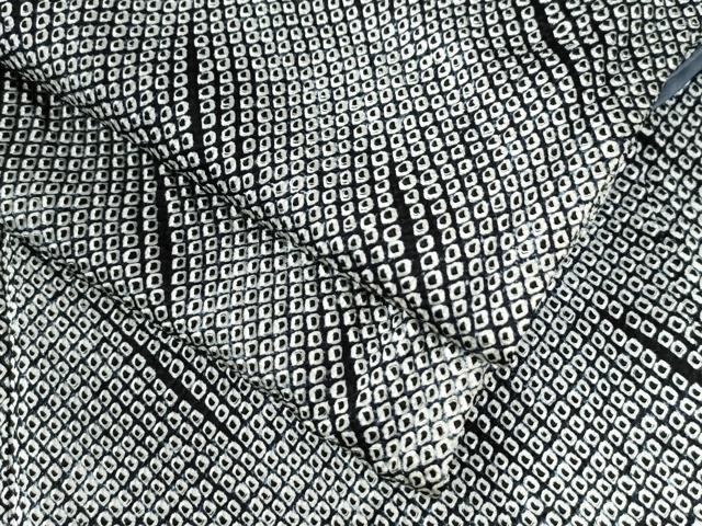 平和屋着物●絞りの開祖　竹田庄九郎　小紋　霞文　黒地　正絹　逸品　CAAW7760yc