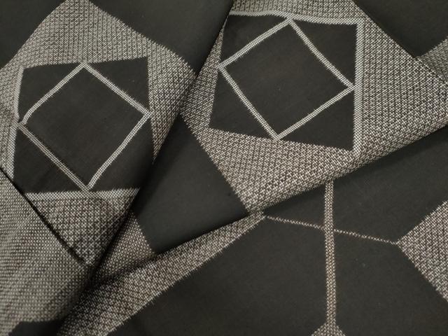 平和屋着物●本場大島紬　9マルキ　幾何学文様　正絹　逸品　未使用　CAAW7762yc