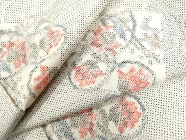 平和屋着物●本場大島紬　白大島　140亀甲　菱草花文　正絹　逸品　CAAW7856yc