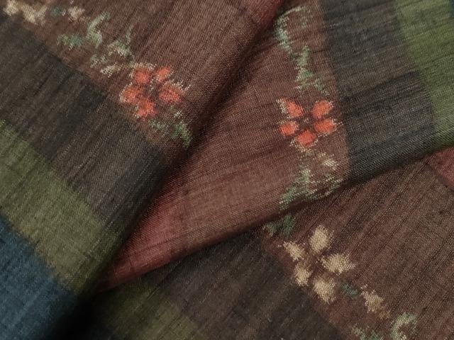 平和屋着物●上質な紬　よろけ縞　花唐草文　正絹　逸品　CAAW8312yc