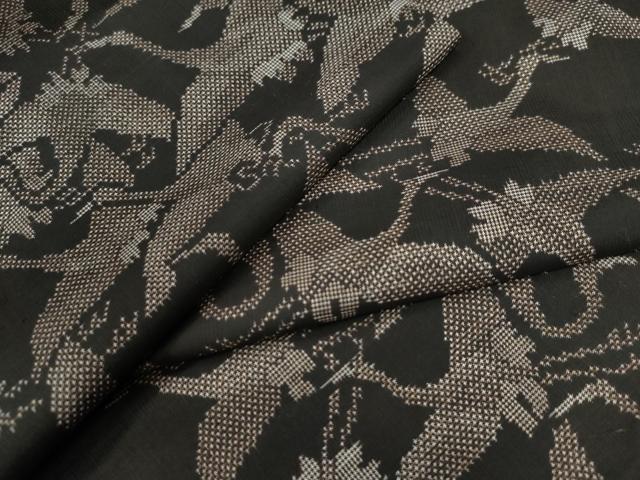 平和屋着物●本場大島紬　7マルキ　飛鶴文　正絹　逸品　CAAW8315yc