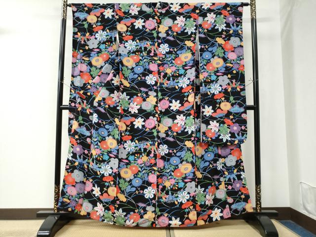 平和屋着物●豪華振袖　型染め　草花文　黒地　鬼しぼ縮緬　正絹　逸品　CAAW8557yc