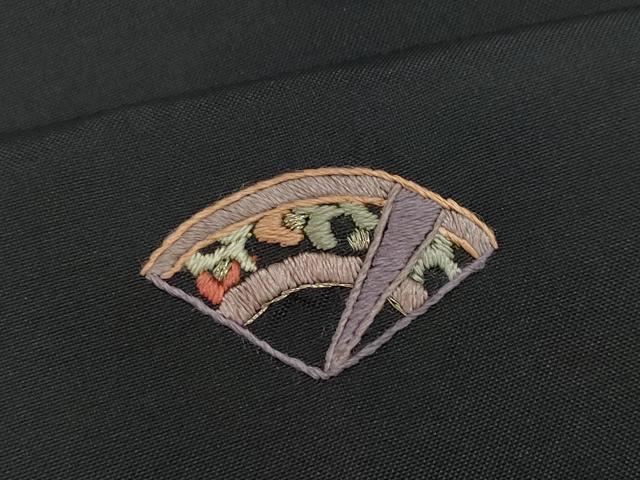 平和屋着物○上質な小紋 本場大島紬地 総刺繍 吉祥花文 金糸