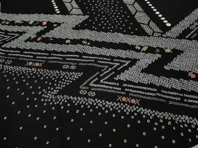 平和屋着物●中国三大刺繍　相良刺繍　訪問着　絞り　宝尽くし文　黒地　正絹　逸品　CAAX4527ut 平和屋着物○中国三大刺繍 相良刺繍 訪問着 絞り 宝尽くし文 黒地 正絹