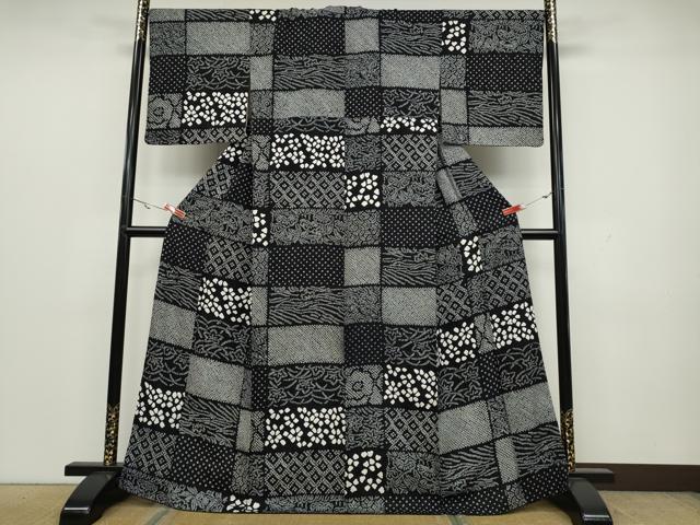 平和屋着物●上質な小紋　総絞り　横段草花文　黒地　正絹　逸品　CAAX4738ut