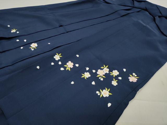 平和屋着物●女性　行灯袴　総刺繍　舞桜文　濃藍色　金糸　洗える着物　CAAX5666gh