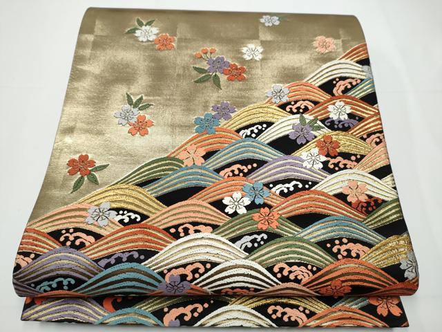 平和屋着物●六通柄袋帯　唐織　流水舞桜文　黒地　金糸　正絹　逸品　CAAX7402hy