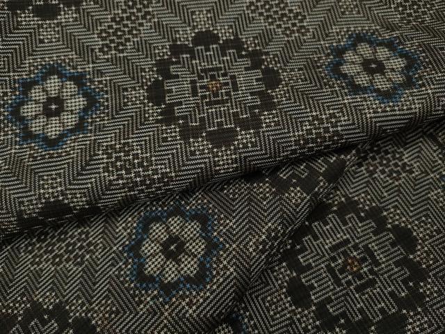 平和屋着物●本場大島紬　龍郷絣　舞花文　正絹　逸品　CAAY4813ut