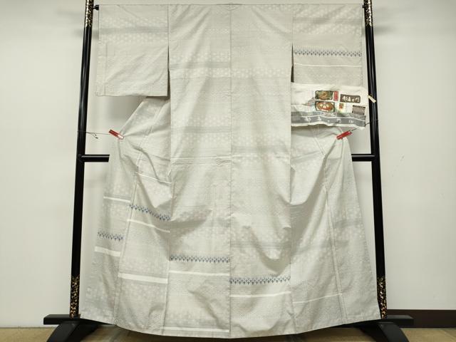 平和屋着物●都喜ヱ門　本場大島紬　白大島　9マルキ　鎌倉散策　藤絹織物謹製　証紙付き　正絹　逸品　CAAY4995ut