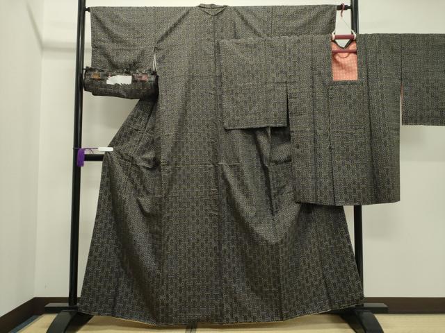 平和屋着物●本場大島紬　龍郷絣　秋名バラ　アンサンブル　反端付き　正絹　逸品　CAAY8110gh