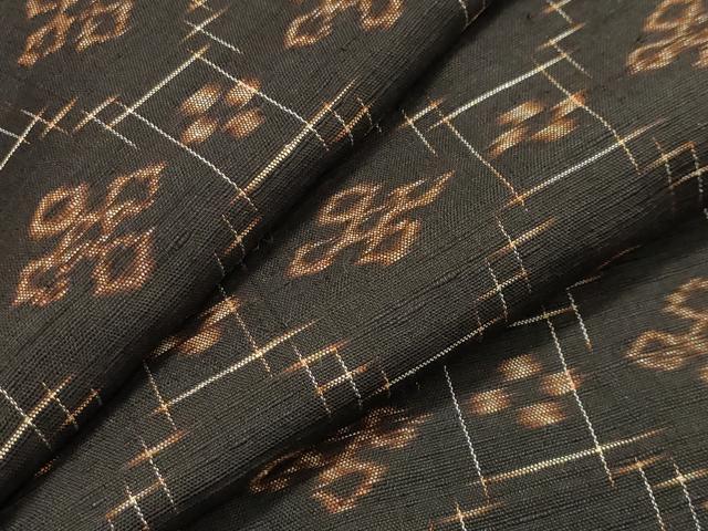平和屋着物●国指定重要無形文化財　本場久米島紬　手織　菱吉祥文　正絹　逸品　CAAY8395gh