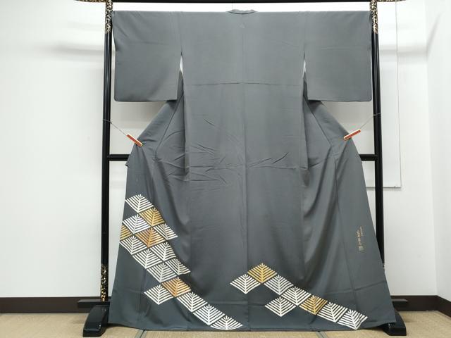 平和屋着物●日本舞踊家 岩井流宗元　岩井友見　色留袖　駒刺繍　菱松文　金彩　反端付き　正絹　逸品　CAAY9401th