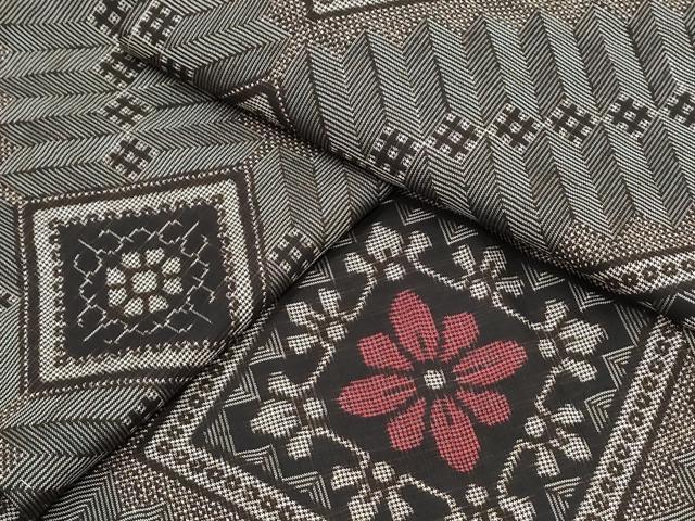 平和屋着物●本場大島紬　龍郷絣　菱花文　正絹　逸品　CAAY9533th