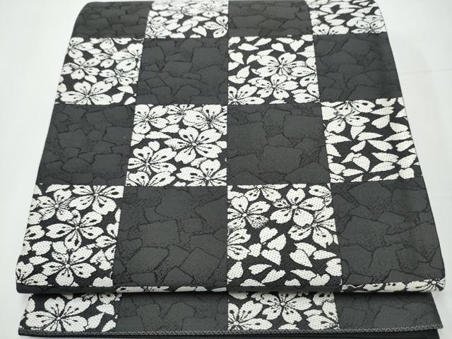 平和屋着物●六通柄袋帯　唐織　市松舞桜文　正絹　逸品　CAAY9870hy