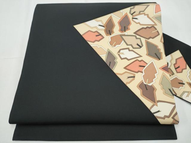 平和屋着物●塩瀬　九寸名古屋帯　型染め　切嵌枝葉文　黒地　金彩　正絹　逸品　CAAY9930hy