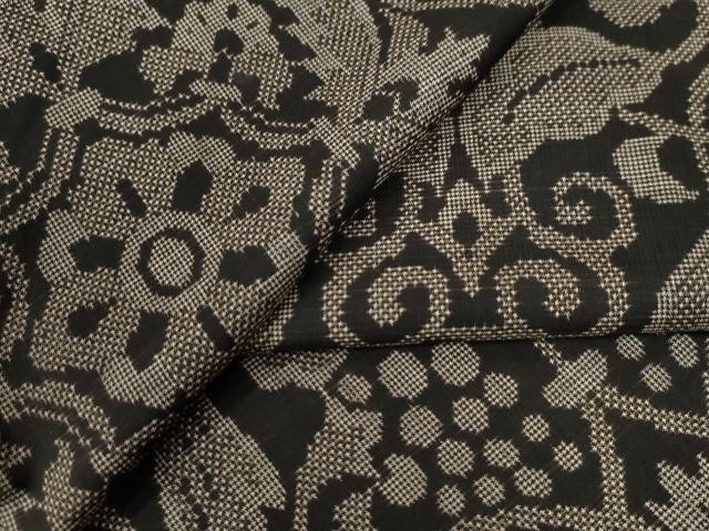 平和屋着物●本場大島紬　9マルキ　葡萄更紗花唐草文　正絹　逸品　CAAZ3514yc