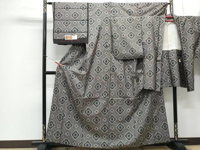 平和屋着物●本場大島紬　龍郷絣　アンサンブル　菱吉祥文　証紙付き　正絹　逸品　CAAZ8801th