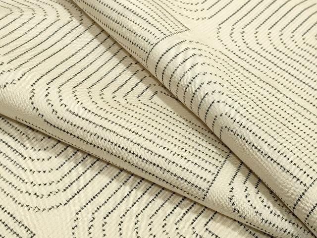 平和屋着物●本場大島紬　白大島　7マルキ　幾何学文様　三越扱い　正絹　逸品　CABA1273gh