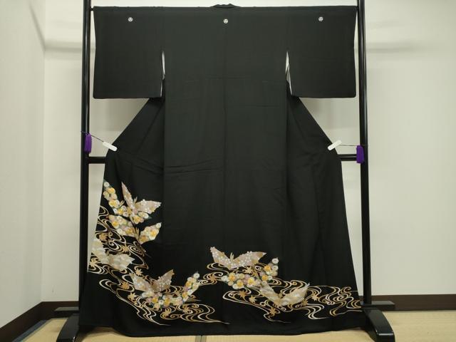 平和屋着物●豪華黒留袖　駒刺繍　竜田川花文　金彩　正絹　逸品　CABA1313gh