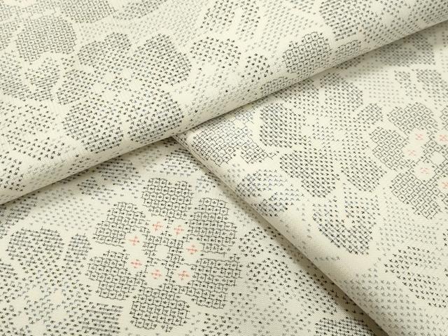 平和屋着物●本場大島紬　白大島　120亀甲　草花文　正絹　逸品　CABA1415gh