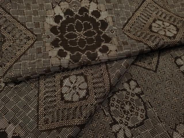 平和屋着物●本場大島紬　龍郷絣　菱吉祥花文　正絹　逸品　CABA1983ut