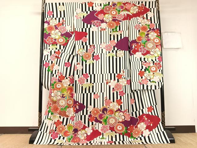 平和屋着物●豪華振袖　駒刺繍　雲取り花文　金彩　正絹　逸品　CABA4774vp