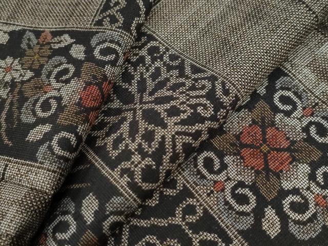 平和屋着物●本場大島紬　9マルキ　短冊重ね花唐草文　正絹　逸品　未使用　CABA6192yc