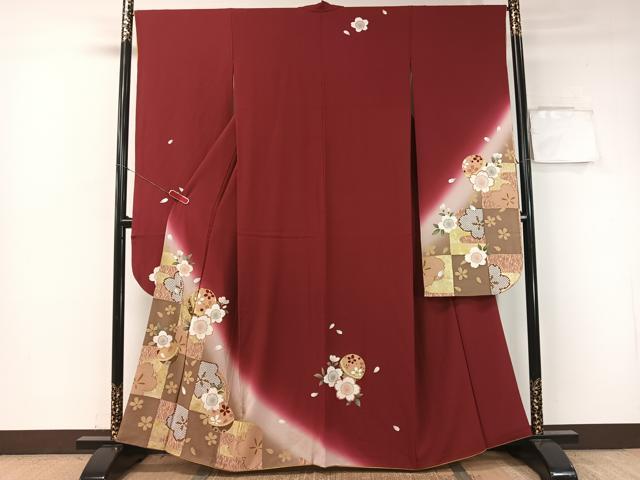 平和屋着物●豪華振袖　駒刺繍　市松舞桜毬文　暈し染め　金彩　京都きもの友禅扱い　正絹　逸品　CABB4839vp