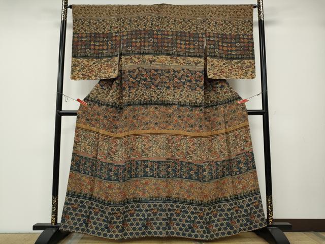 平和屋着物●訪問着　型染め　横段飛鳥草花文　鬼しぼ縮緬　正絹　逸品　CABB6094ut