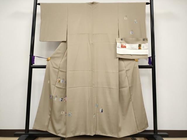 平和屋着物■極上　本加賀友禅作家　金丸修一　訪問着　仕覆花文　伊と幸　空五倍子色地　反端付き　逸品　CYAA3240s5