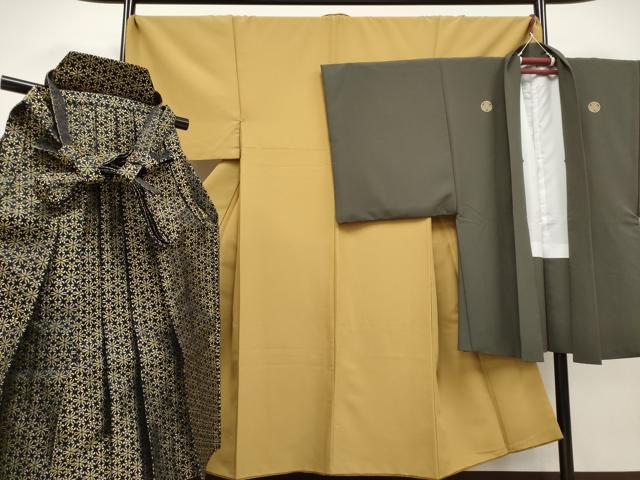 平和屋着物■極上　男性　色無地　紋付き羽織・行灯袴セット　キングサイズ　着物：黄枯茶色　羽織：海松茶色 洗える着物 逸品 CYAA3480s5