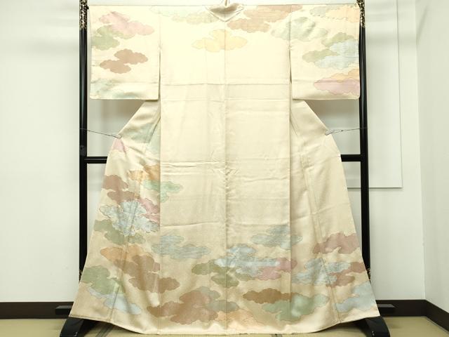 平和屋本店■極上　訪問着　駒刺繍　雲重ね草花文　金彩　香色地　逸品　CZAA2593s5