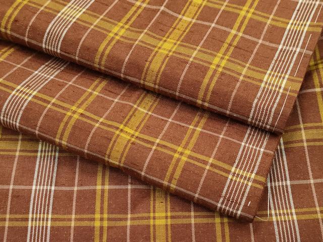 平和屋本店■極上　無形文化財　本場黄八丈　近藤傳　草木染　手織　紬　格子柄　焦茶色地　やまと誂製　逸品　未使用　CZAA2719s5