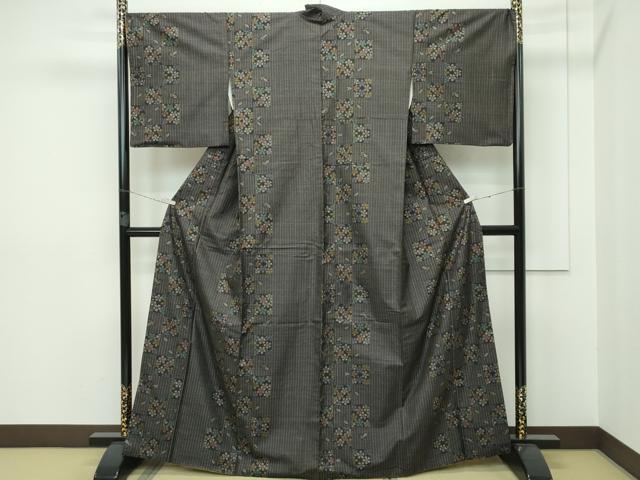 平和屋本店□極上 本場大島紬 9マルキ 泥染め 市松舞桜文 当田安憲作