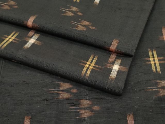 平和屋着物■極上　国指定重要無形文化財　本場久米島紬　手織　憲法黒茶色地　逸品　CZAA3249s5