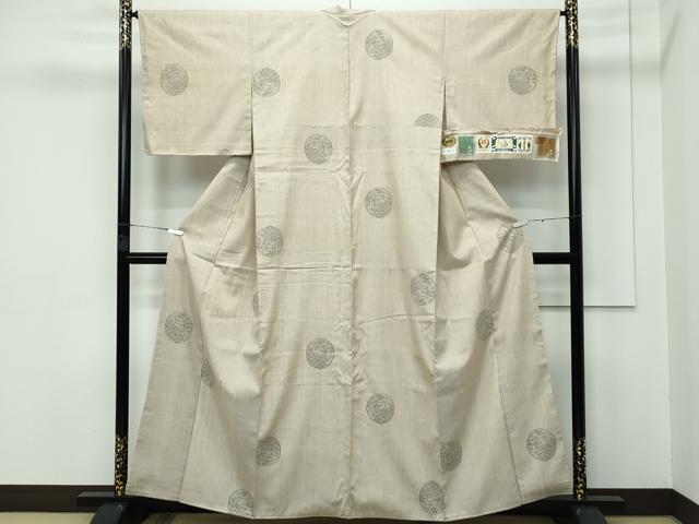 平和屋本店■極上　本場結城紬　重要無形文化財　奥順　モロ入り　100亀甲　白橡色地　吉祥丸文　証紙付き　逸品　未使用　CZAA3378s5