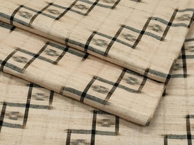 平和屋着物■極上　国指定重要無形文化財　本場久米島紬　手織　白茶色地　逸品　CZAA3383s5