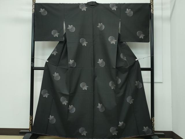 平和屋着物■極上　本場大島紬　地空き　雪輪露芝舞蝶文　逸品　未使用　CZAA3612s5