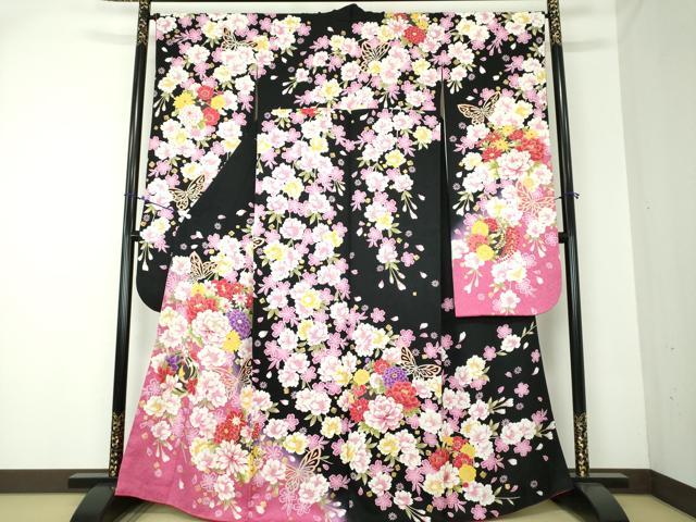 平和屋着物●豪華振袖　刺繍　枝垂れ桜　舞蝶花文　暈し染め　黒地　金彩　正絹　逸品　DAAQ3105ps