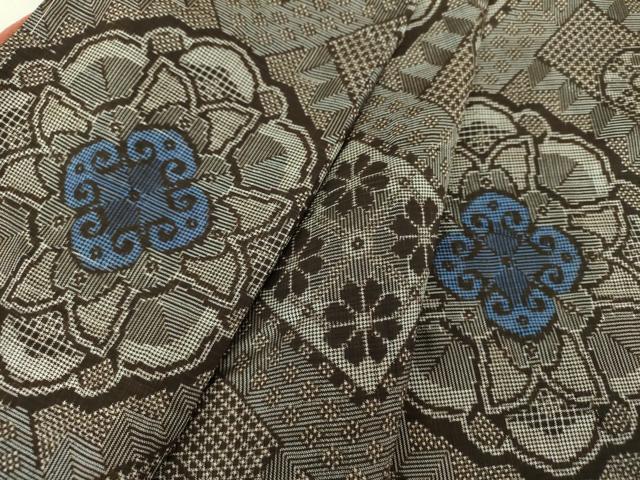 平和屋着物●本場大島紬　龍郷絣　花丸文　正絹　逸品　DAAQ3412ps