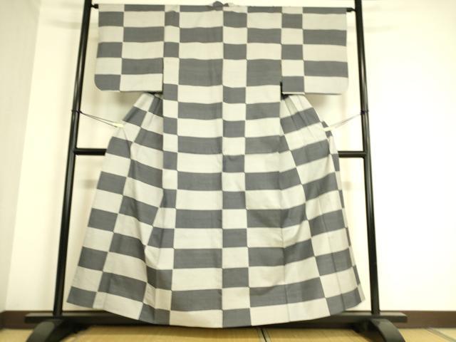 平和屋着物▽本場大島紬 単衣 市松文 200亀甲 正絹 逸品 DAAS0942az